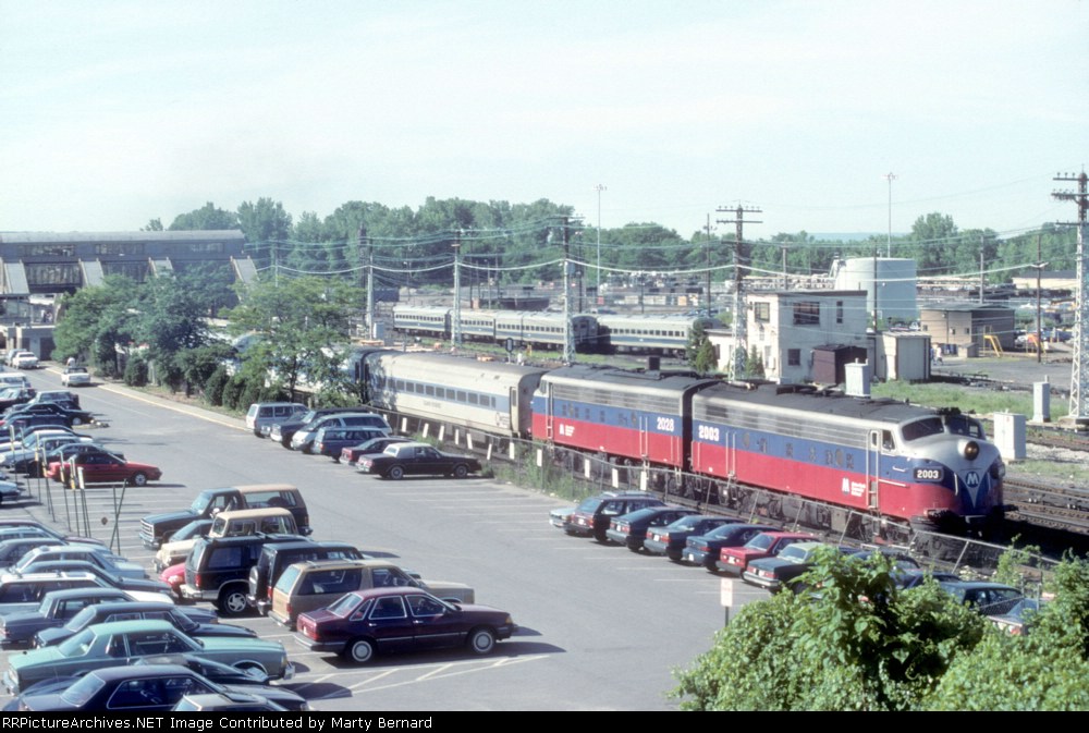 MNCR 2003 and 2028 With Train 809